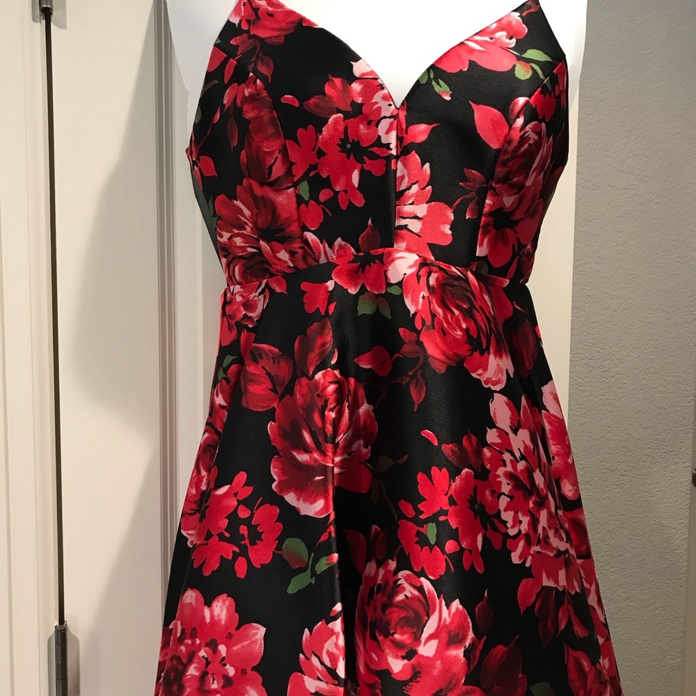 B Smart Red Floral Cocktail Dress - Gem